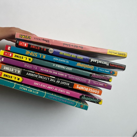 Other | Lot Of 8 Y2k 200s Kids Books Goosebumps Lizzie Mcguire Betty ...